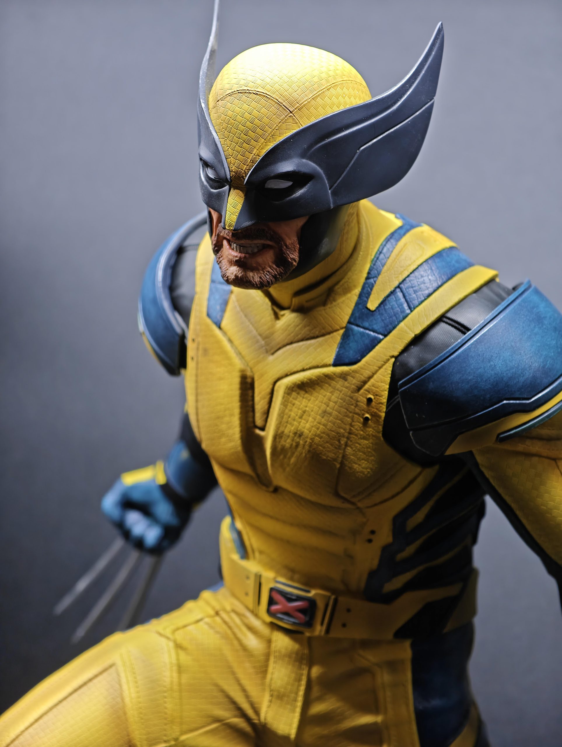 Iron Studios – Deadpool & Wolverine – Wolverine 1/4 Legacy Replica ...